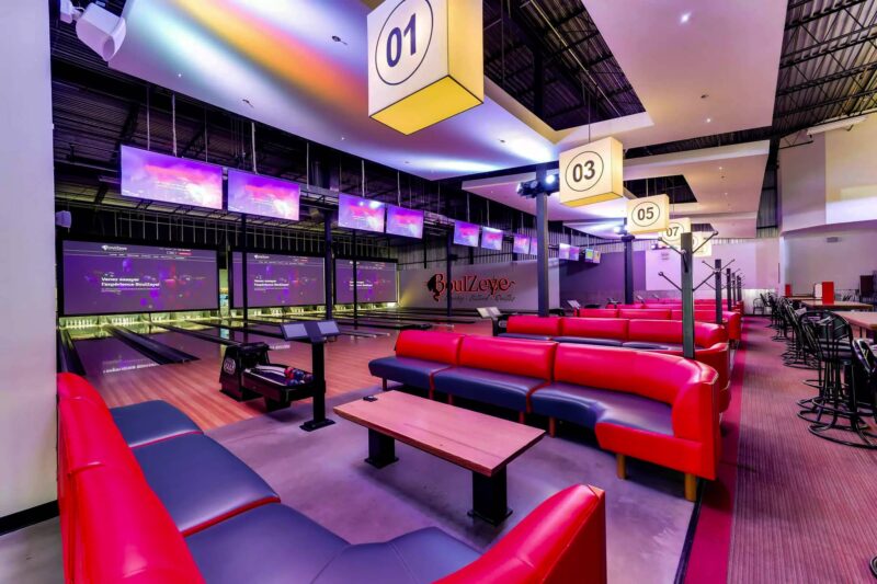 Bowling Montreal: Prices, Packages & Tips | BoulZeye