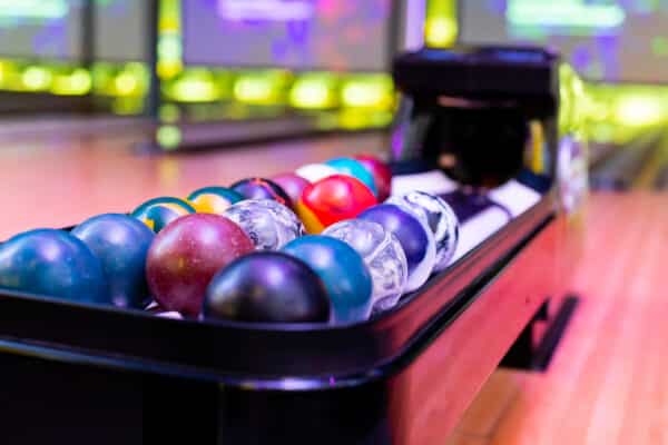 Boules de bowling : types, conseils et Duckpin Bowling